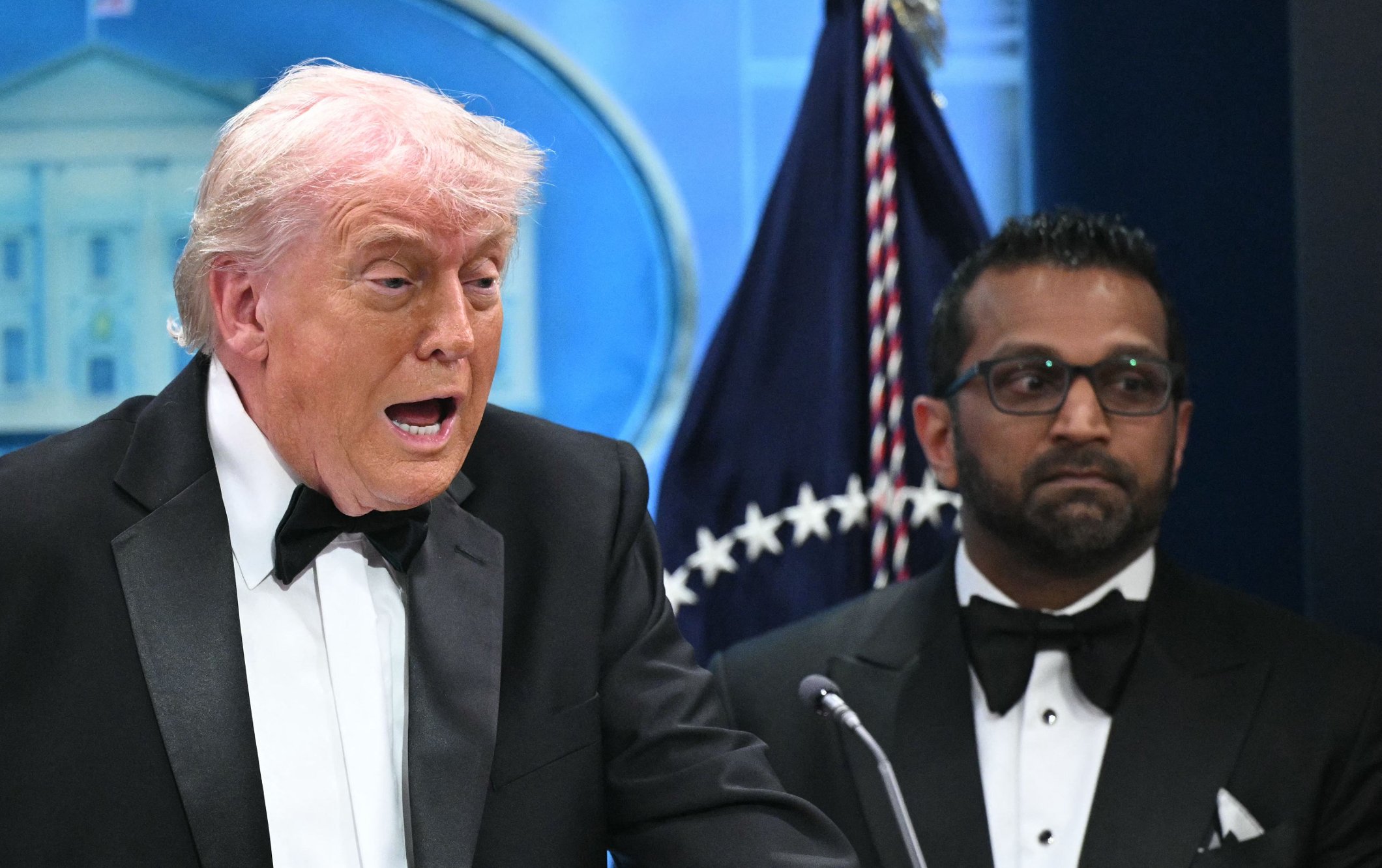 Trumps toppmann med vill advarsel