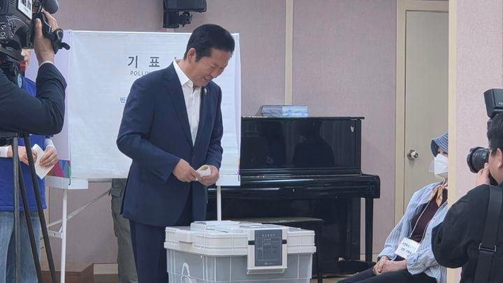 Democratic Party Leader Jung Chung-rae: 'Power Comes From Voting Booth'