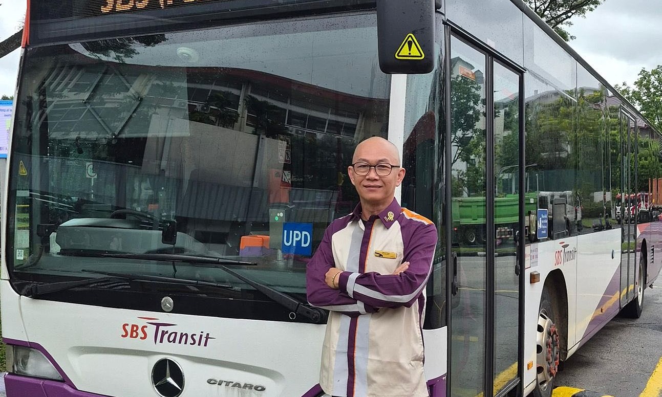 Singapore woman in tears as bus driver returns her $27,000 diamond ring