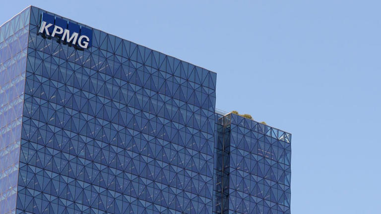 CEO quits over botched whistleblower inquiry