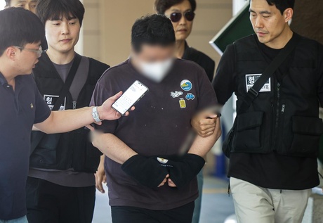 경찰, 지인 인쇄소 찾아가 흉기 살해한 30대 남성 구속 송치