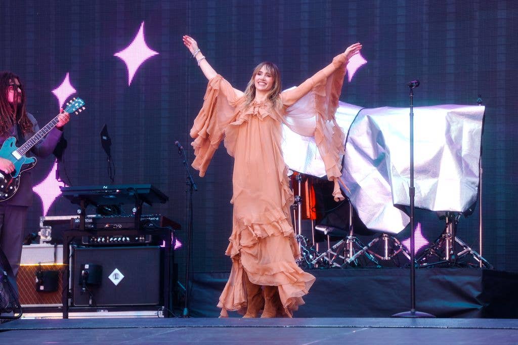 Suki Waterhouse reveals Taylor Swift's wedding will be 'amazing' as new ...