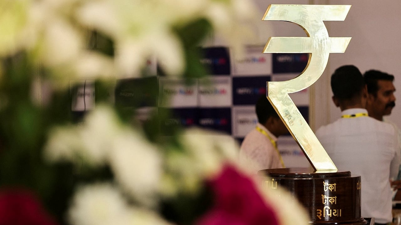 Rupee rises 5 paise to 95.53 against dollar in early trade after US ...