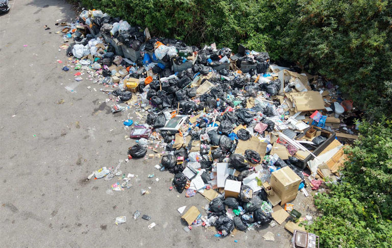 Mountains of rubbish at Samuels Tower in Chatham as AM Surveying and ...