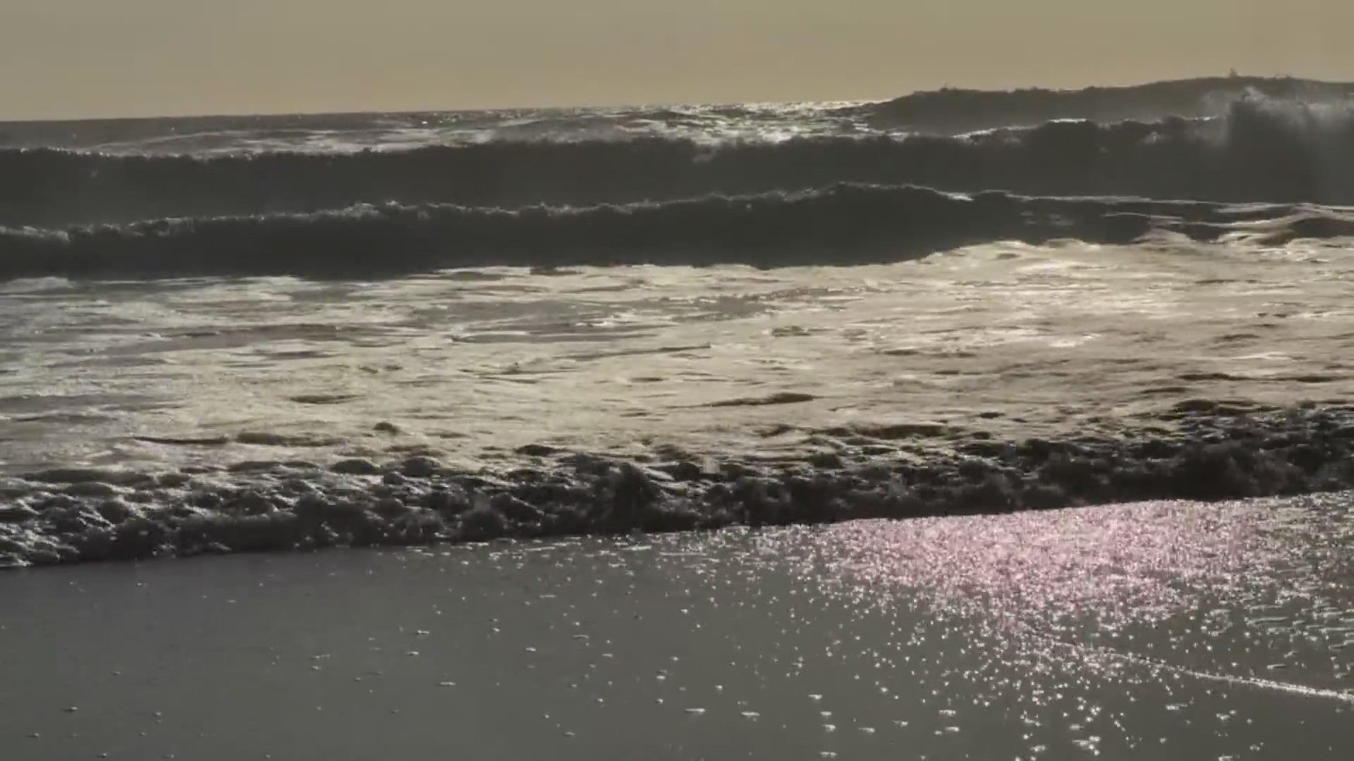 Surfer dies after rescue at SF Ocean Beach