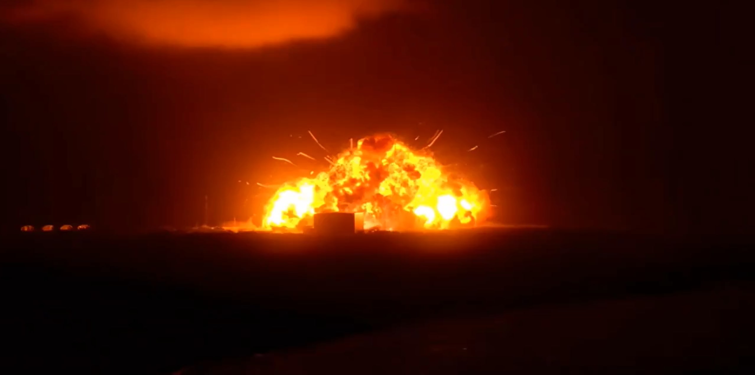 Jeff Bezos's Blue Origin New Glenn rocket explodes on launch pad