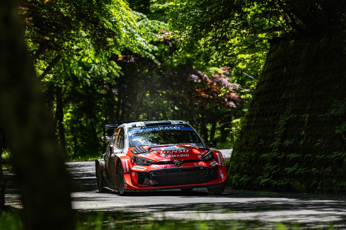 WRC Rally Japan: Elfyn Evans leads as deer delay Oliver Solberg