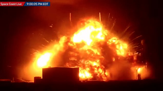 Jeff Bezos’s Blue Origin rocket explodes into giant fireball during ...
