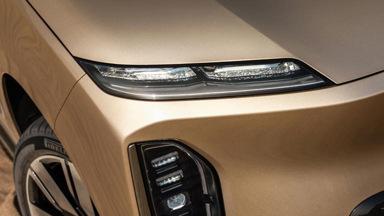 China's new Range Rover fighter has 47-speakers and a bespoke tea set