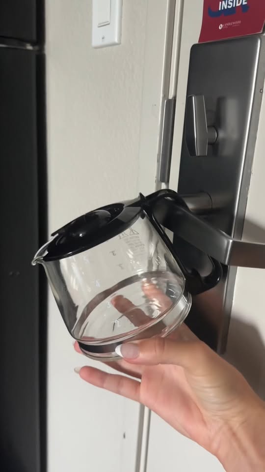 Keep your daughter safe with this simple hotel tip