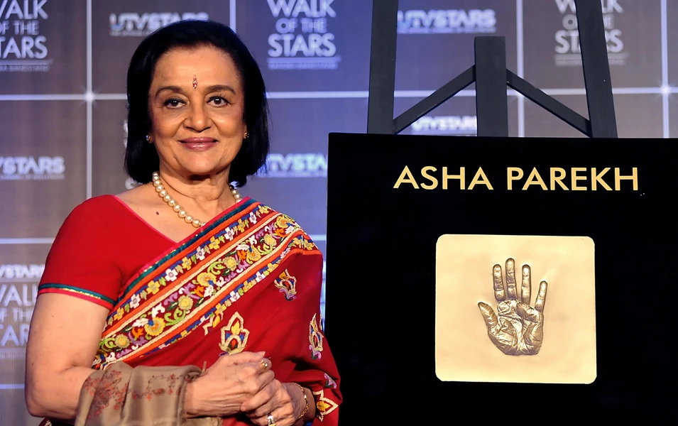 Asha Parekh recalls stone-pelting by fans at 'Kati Patang' shoot