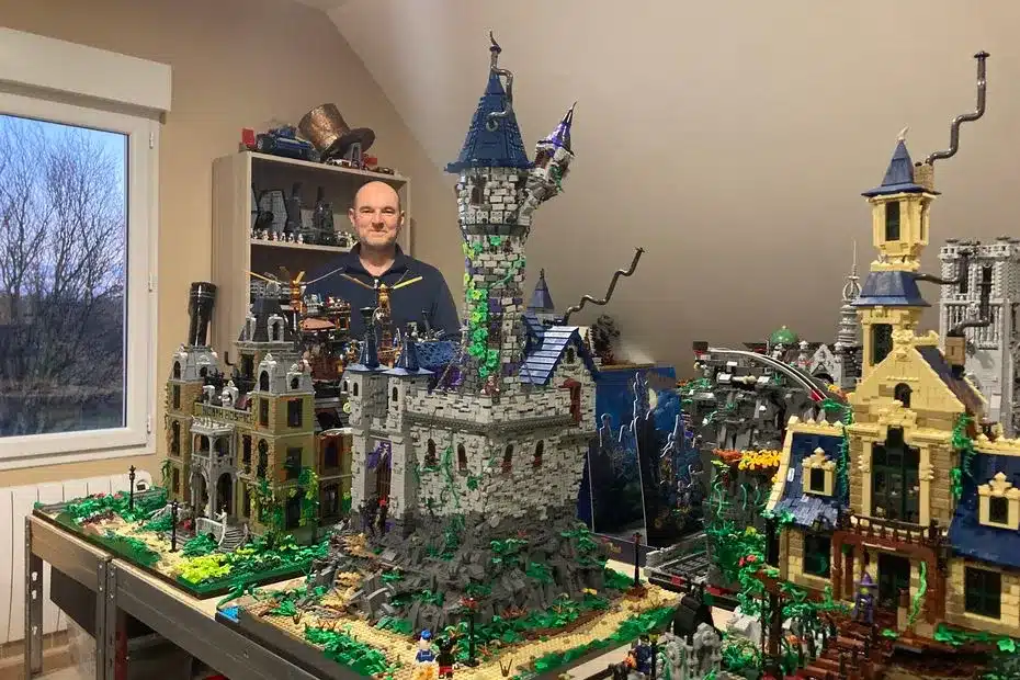 Il a gagné le concours Lego et sa création se vend désormais dans le ...