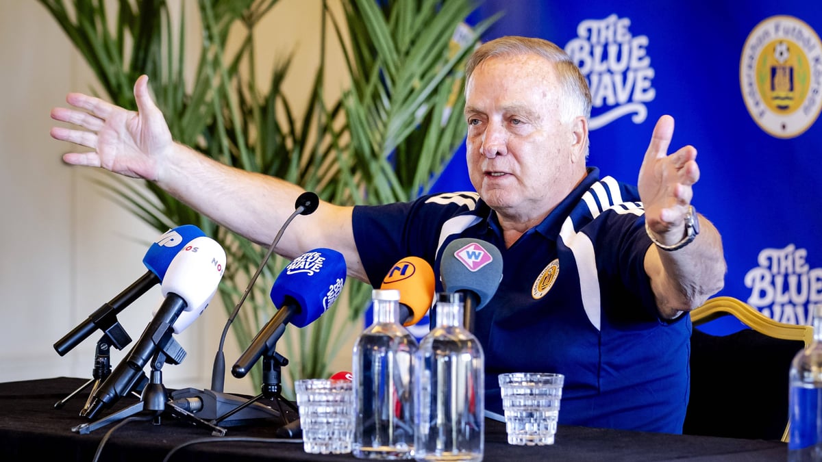Dick Advocaat reageert met opgetrokken wenkbrauwen: 'Wat is het probleem?'