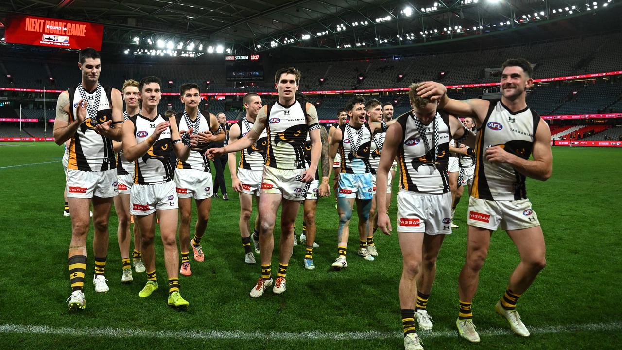 Ump's decision to disallow Hawk goal given AFL backing