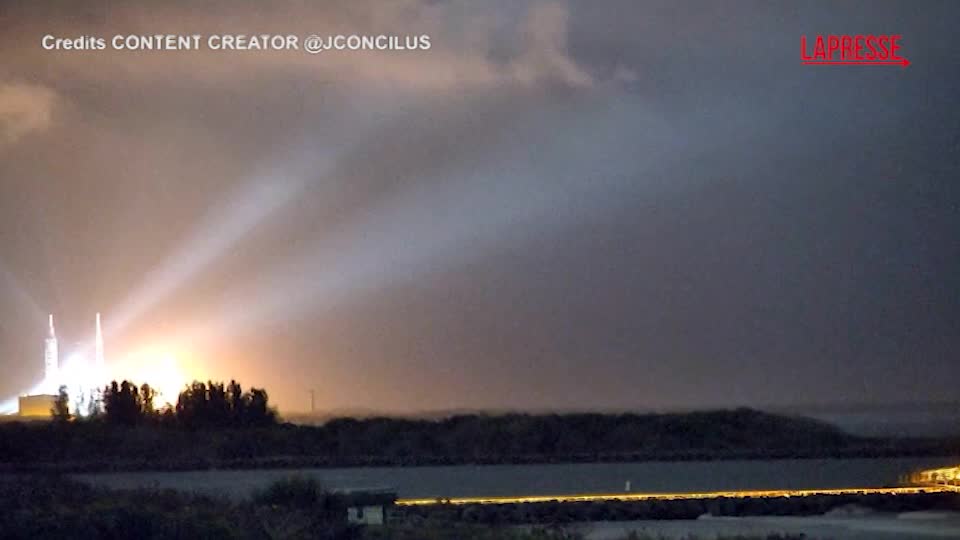 Blue Origin, esplode il razzo New Glenn sulla rampa di lancio