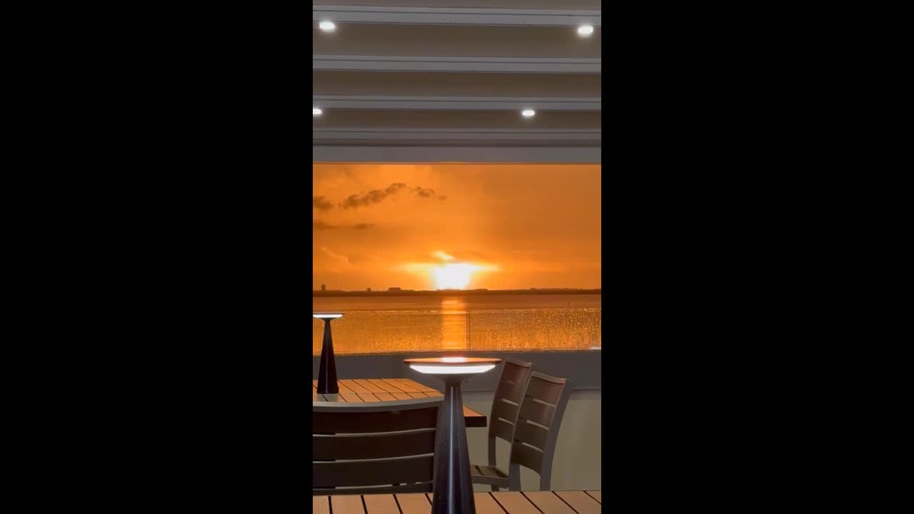 Blue Origin rocket explosion captured by Florida hotel guest as blast ...