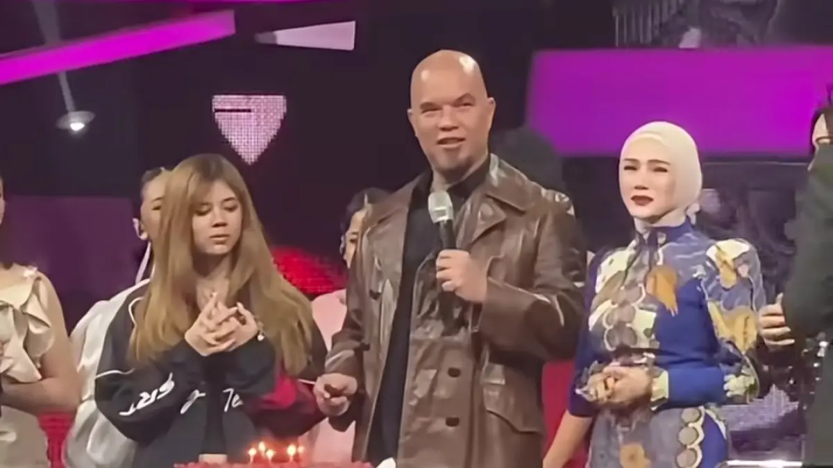 Ultah Ahmad Dhani dirayakan di stasiun TV dan dihadiri Mulan Jameela ...