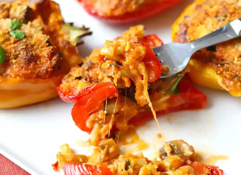 Baked vegetarian stuffed peppers: the easy and tasty recipe with ...