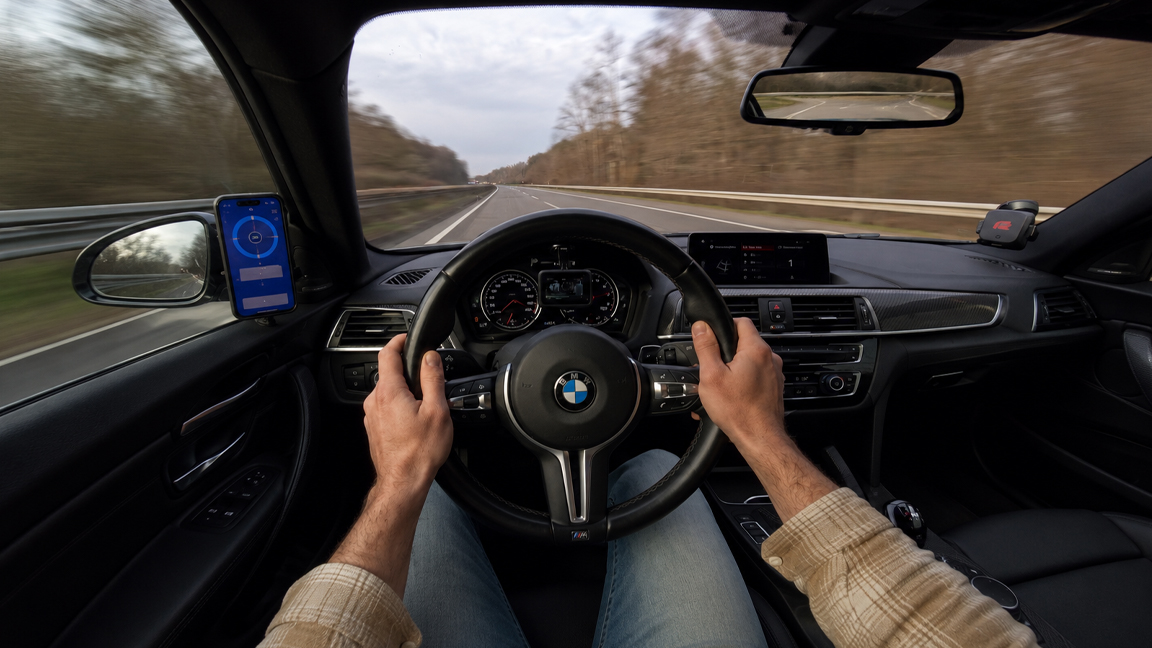 Deze BMW M2 Competition met handbak is puur rijplezier