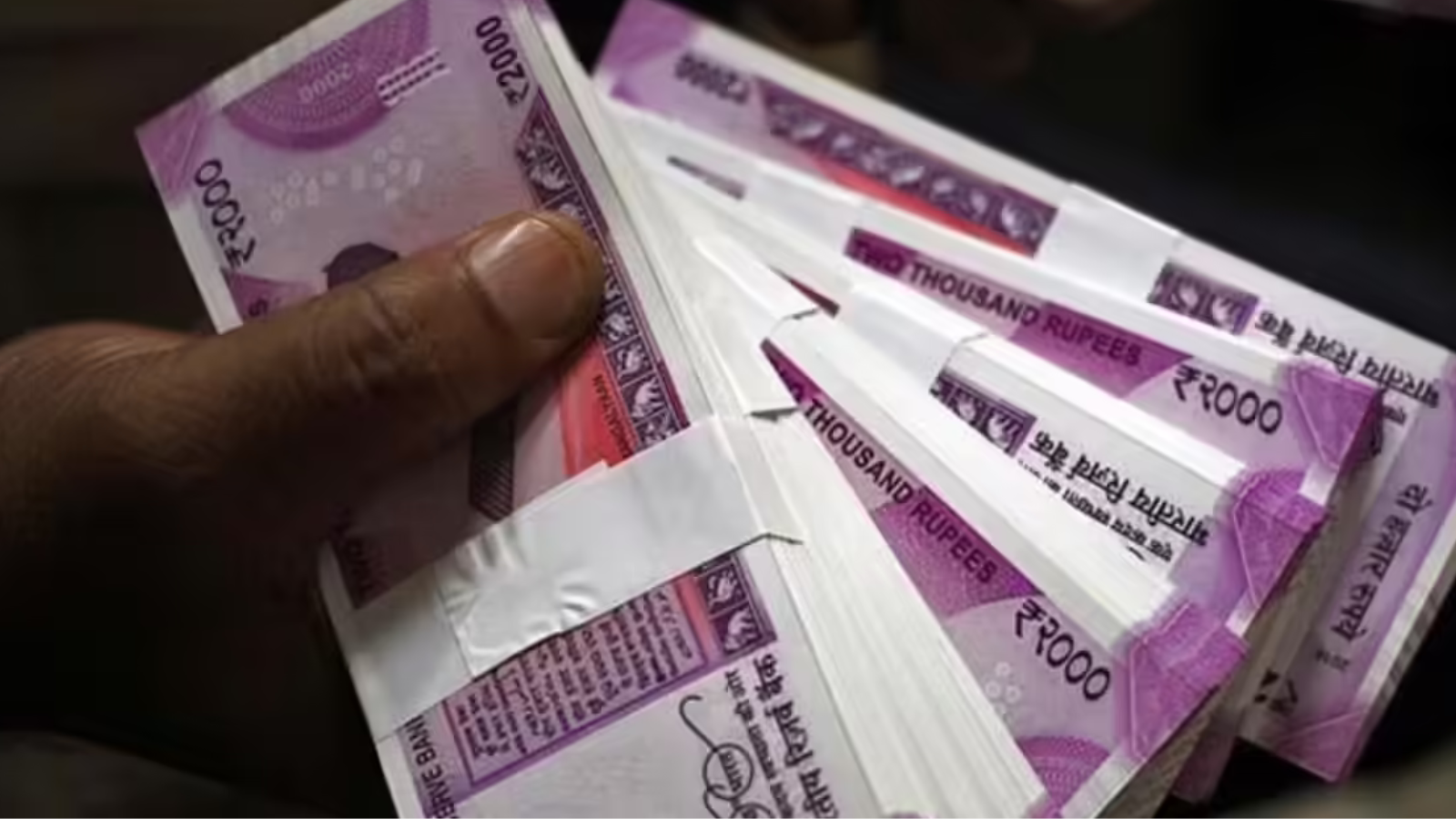 Plastic currency notes in India? RBI revives plan to introduce polymer ...