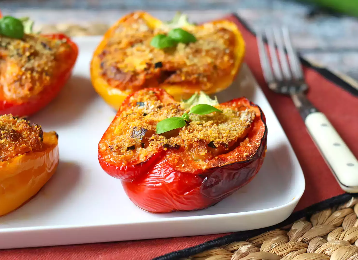 Baked vegetarian stuffed peppers: the easy and tasty recipe with ...