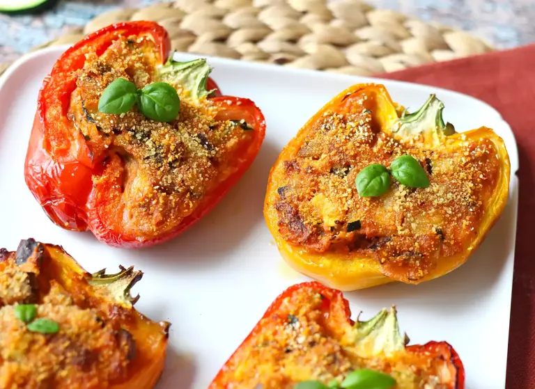 Baked vegetarian stuffed peppers: the easy and tasty recipe with ...
