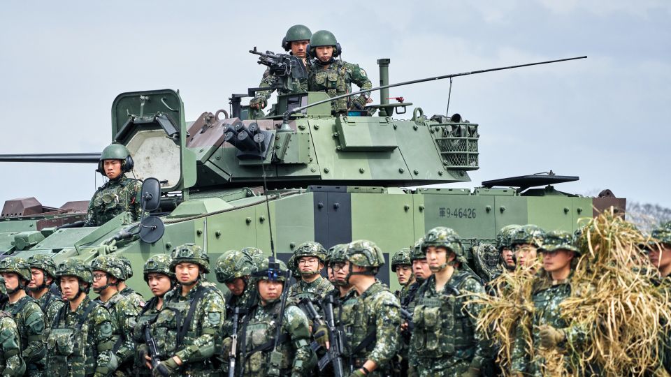 How do US arms sales to Taiwan work and why are they such a sore point ...