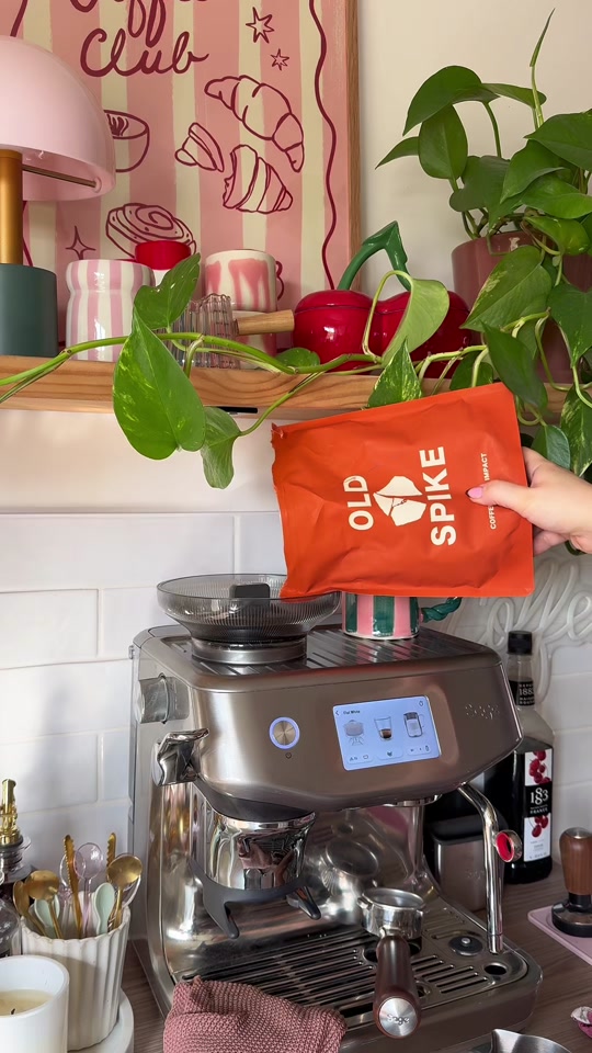 Mastering coffee with a bottomless portafilter
