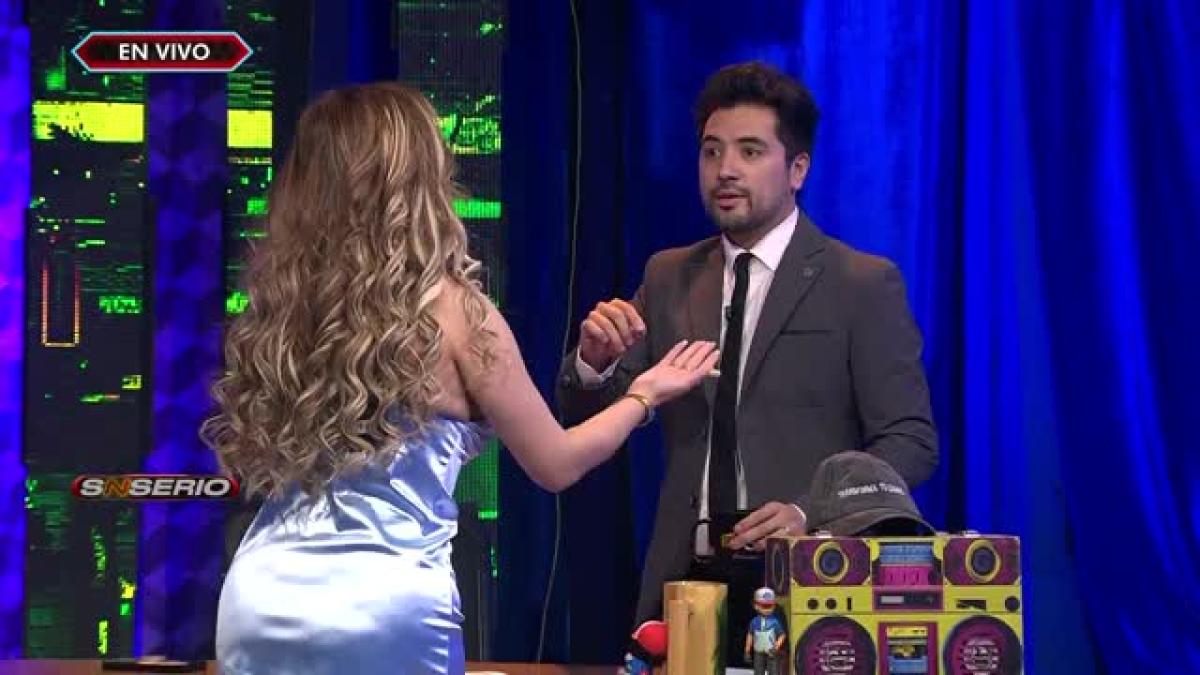 Datsy Acuña pone nervioso a Gabo Ramos