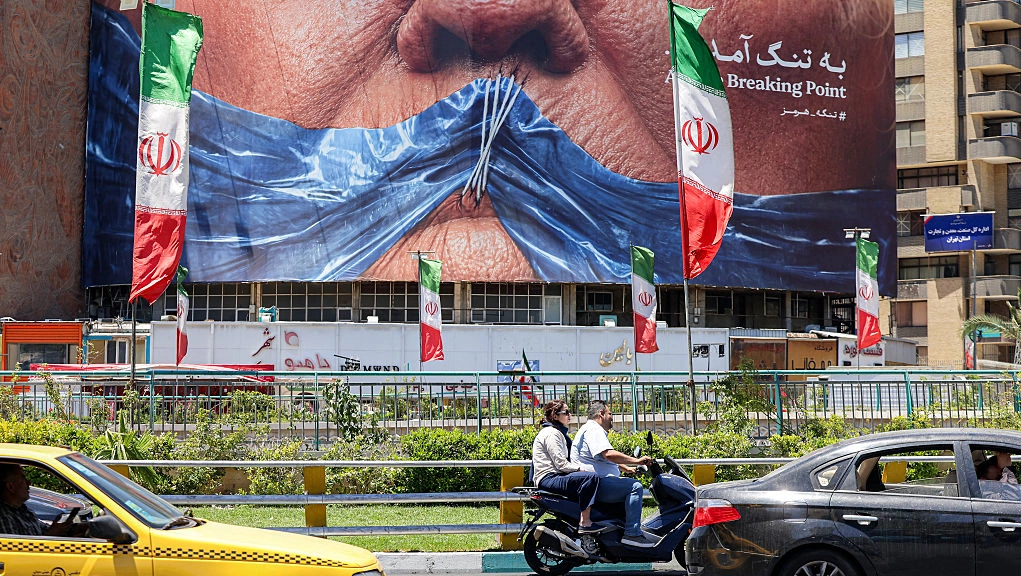 Trump faces GOP backlash and intel skew claims in Iran talks