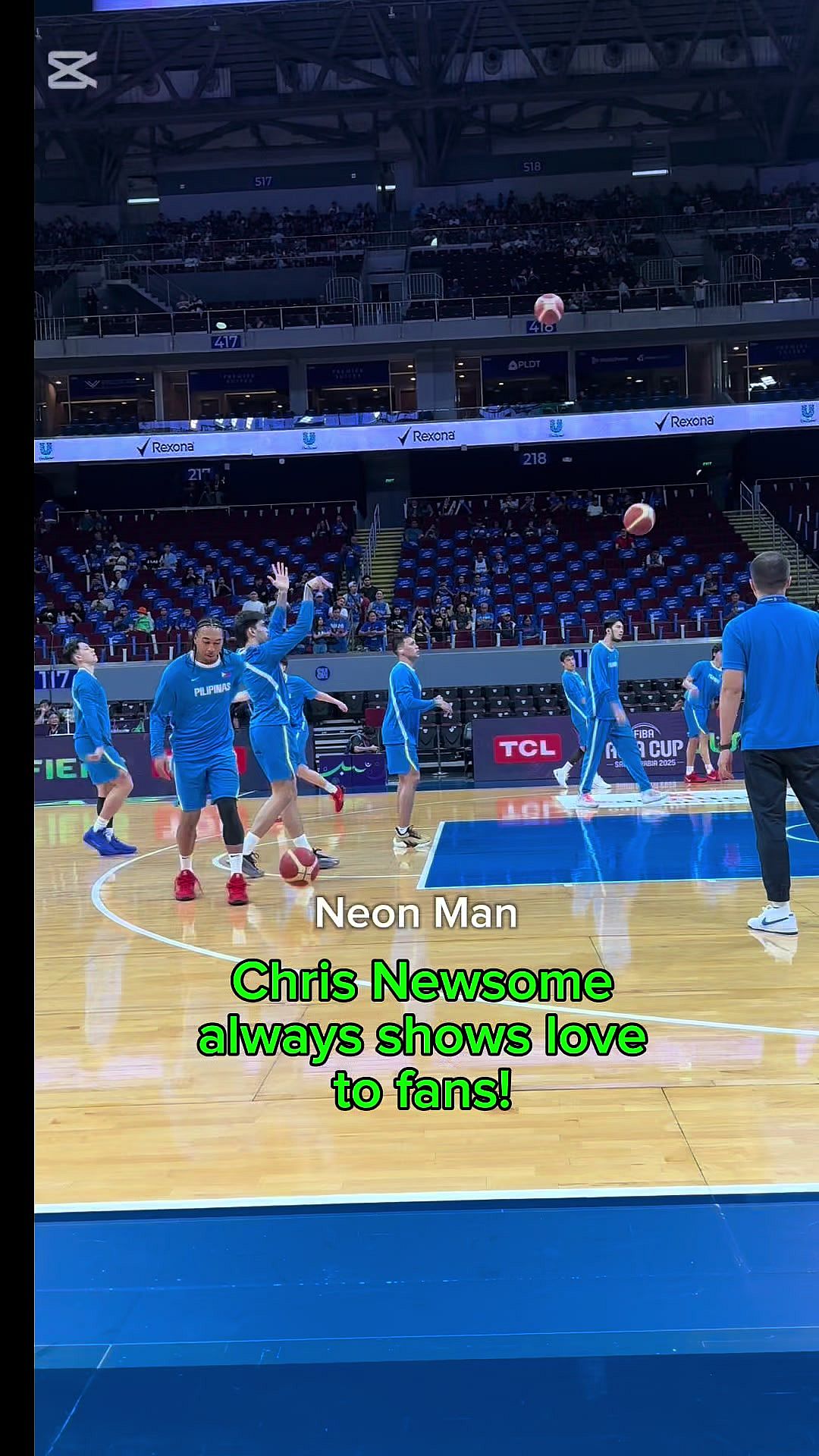 Chris Newsome always showing love to the fans!