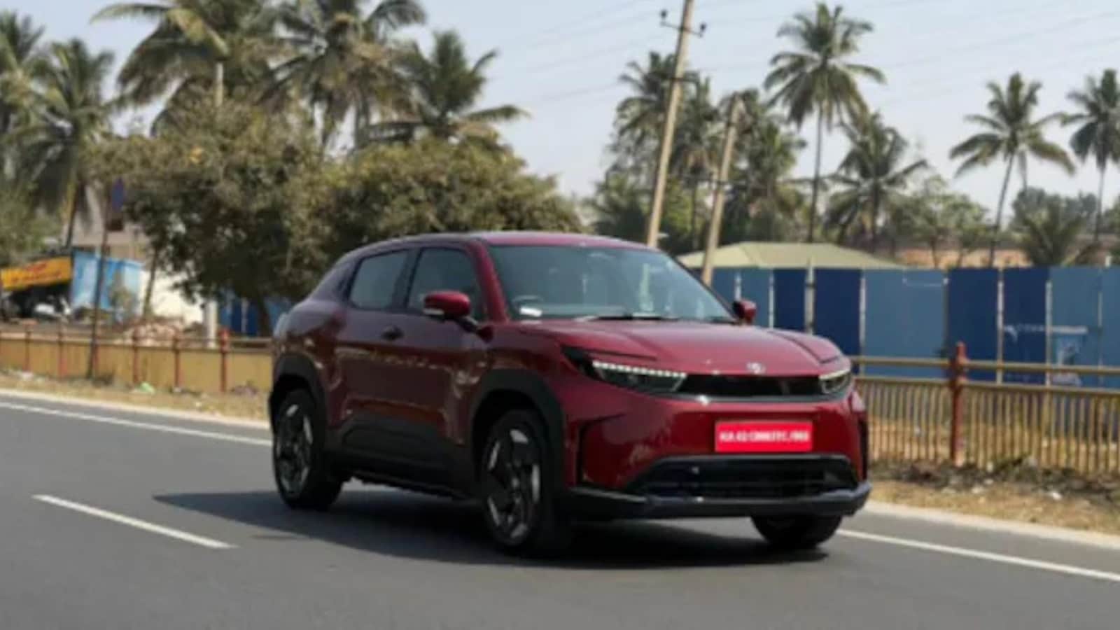 Toyota Urban Cruiser Ebella launched at Rs 23.60 lakh, claims 543 kms ...