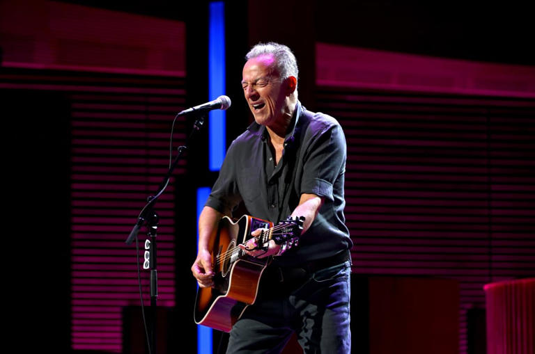 Bruce Springsteen calls Donald Trump ‘racist,’ ‘treasonous’ at ...