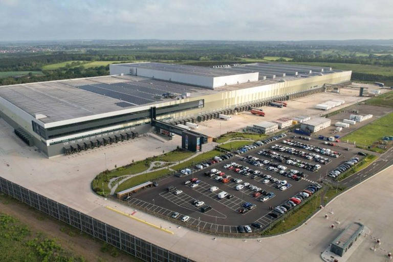 Aldi opens huge £500m distribution centre in Leicestershire creating ...