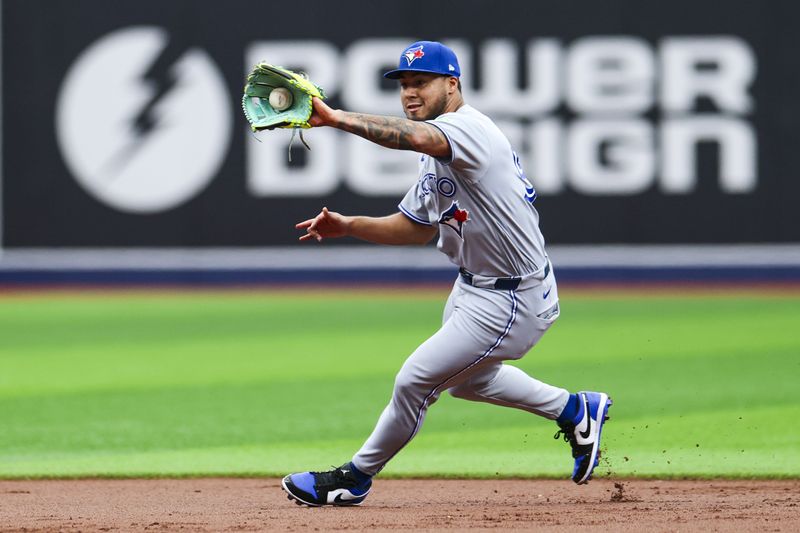 Blue Jays place 2B Lenyn Sosa (wrist) on 10-day injured list