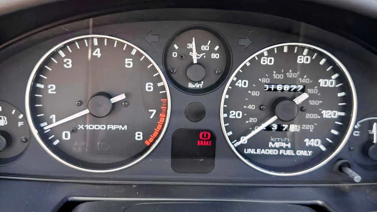 17k-mile 1990 Mazda MX-5 Miata is a time capsule collectors are hunting for