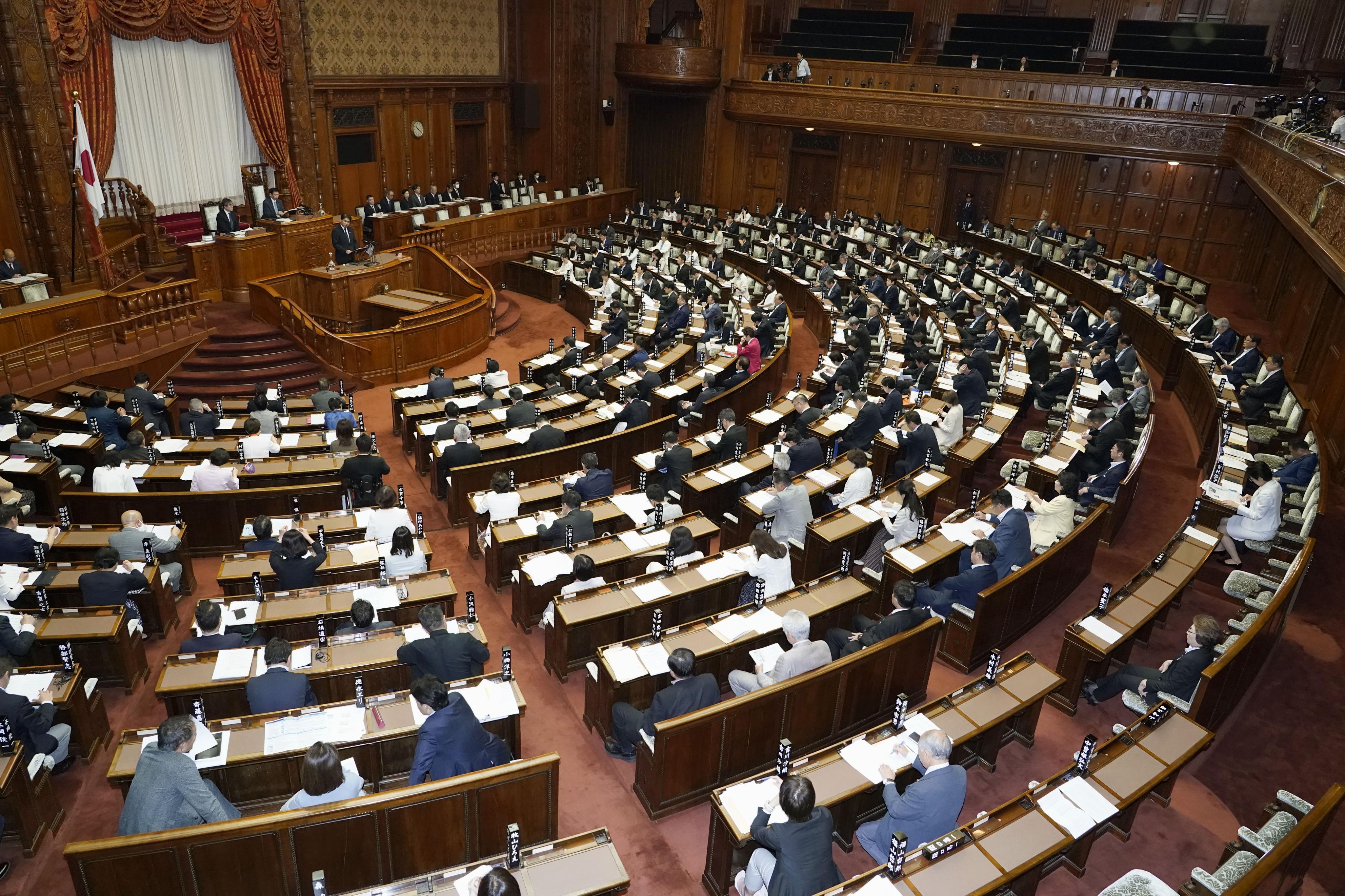 出産費用の無償化、28年までに OTC類似薬の負担上乗せ創設