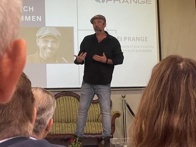 TV-Arzt Doc Esser erstmals in Plettenberg: Treppensteigen bremst ...