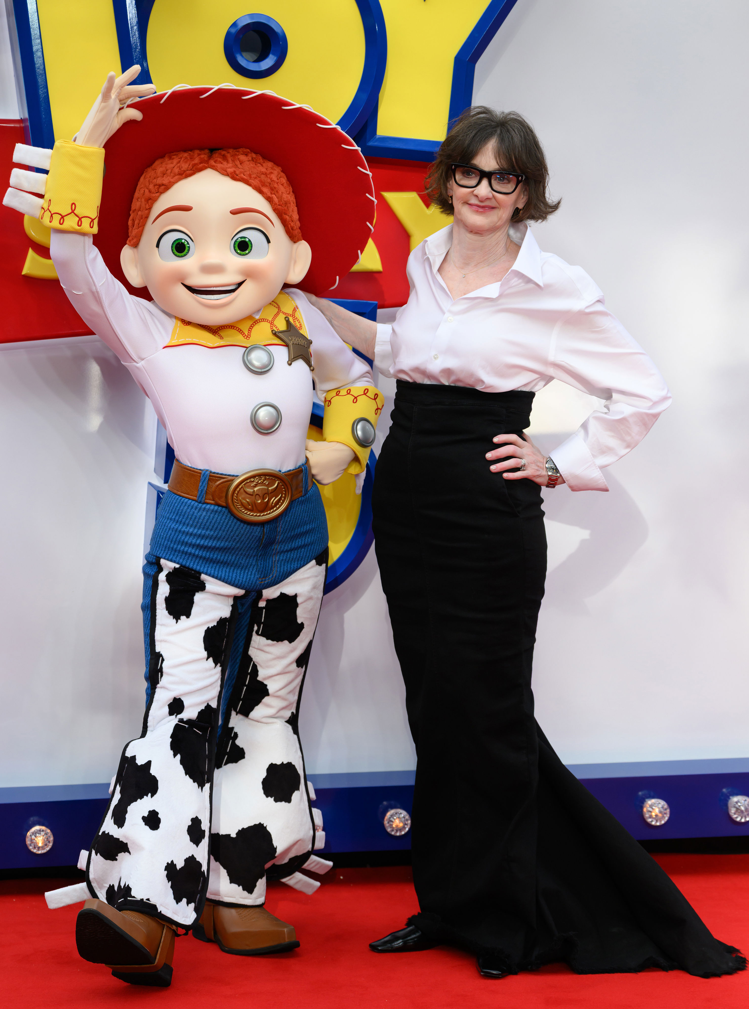 Joan Cusack makes first red carpet appearance in 11 years at 'Toy Story ...