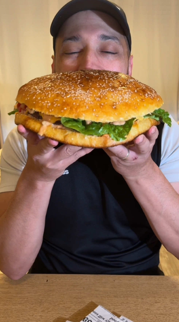 Burger XXL avec sauce Big Mac
