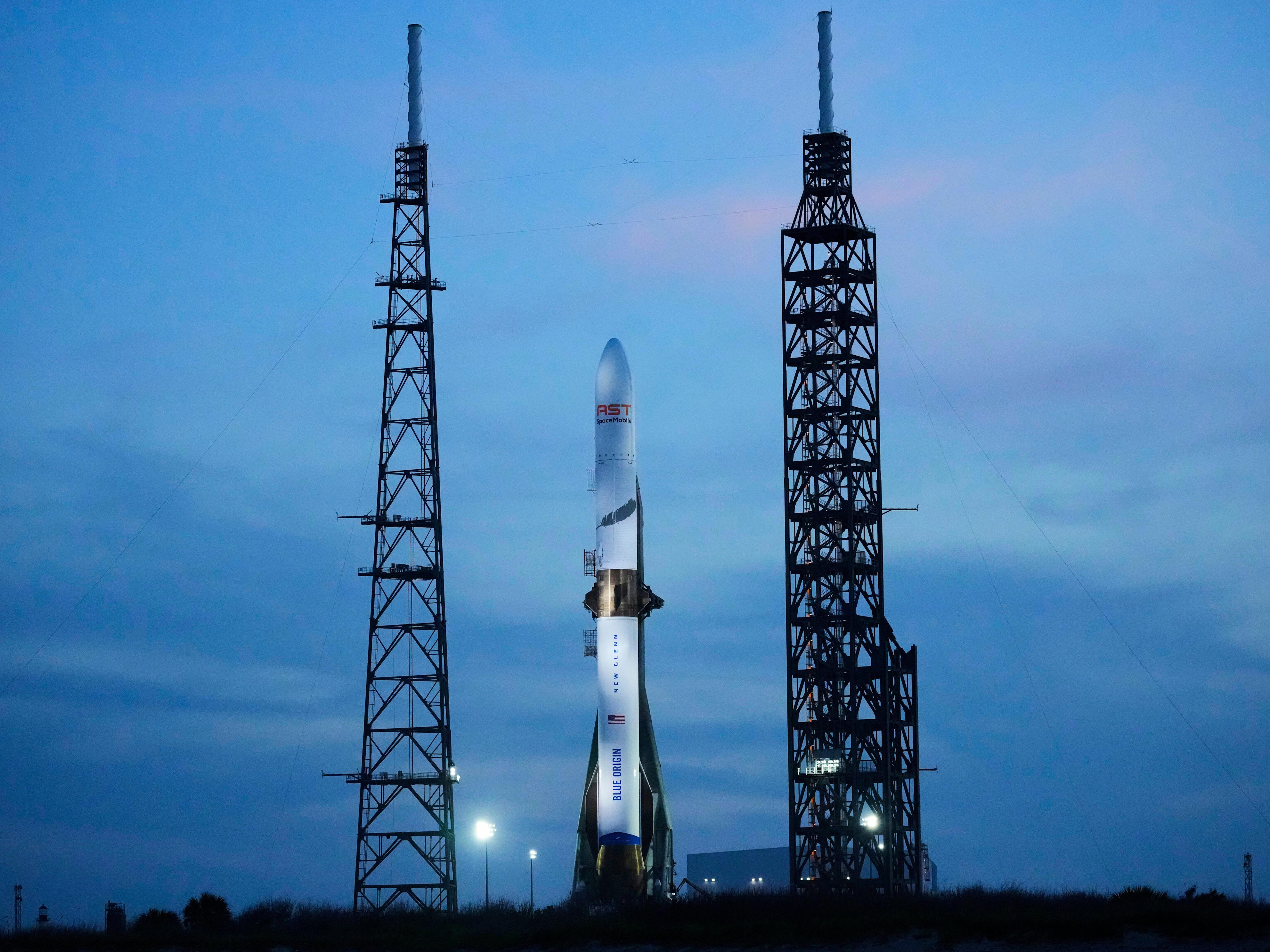 A Blue Origin rocket exploded on the launchpad in a huge fireball ...