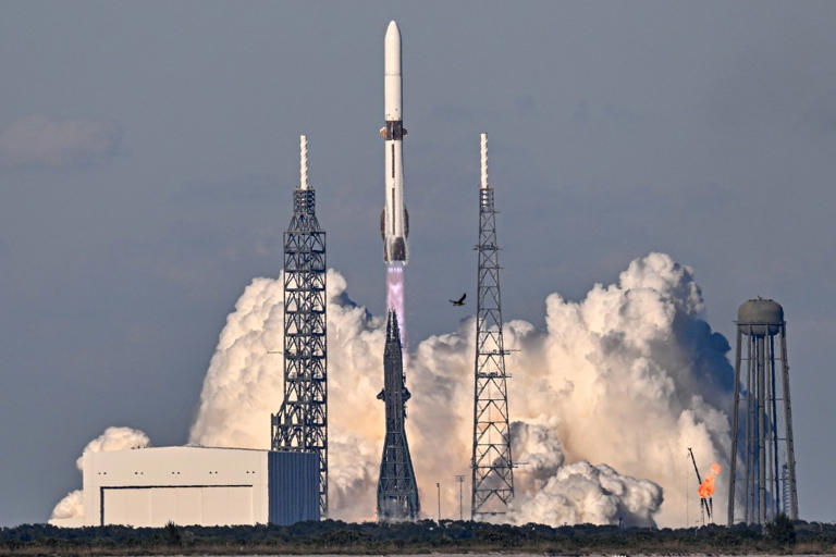 Video: Blue Origin says all accounted for after rocket explodes on ...