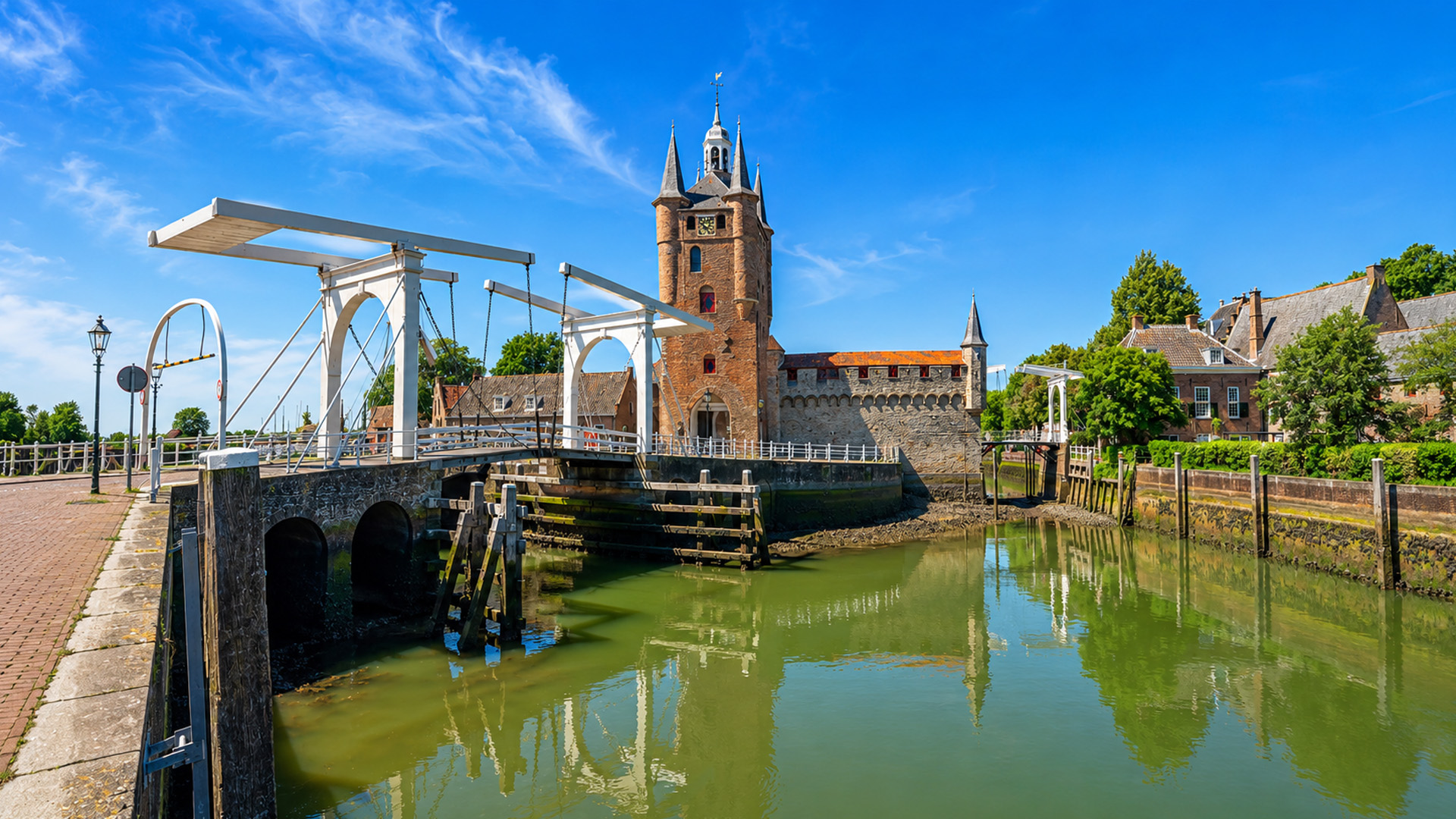 Zierikzee, Paesi Bassi, svela il suo fascino storico in estate (4K)