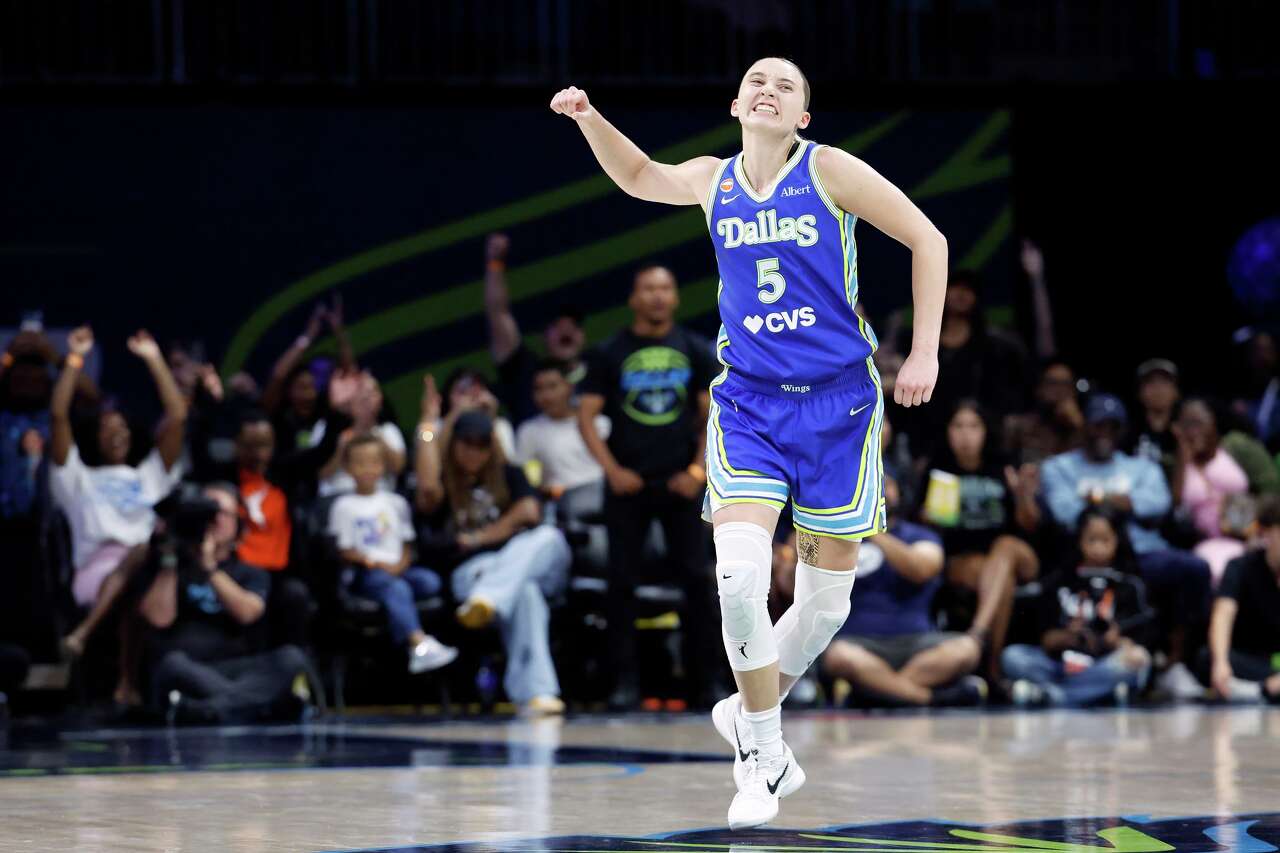 Paige Bueckers, Jessica Shepard shine as Wings use scorching second ...