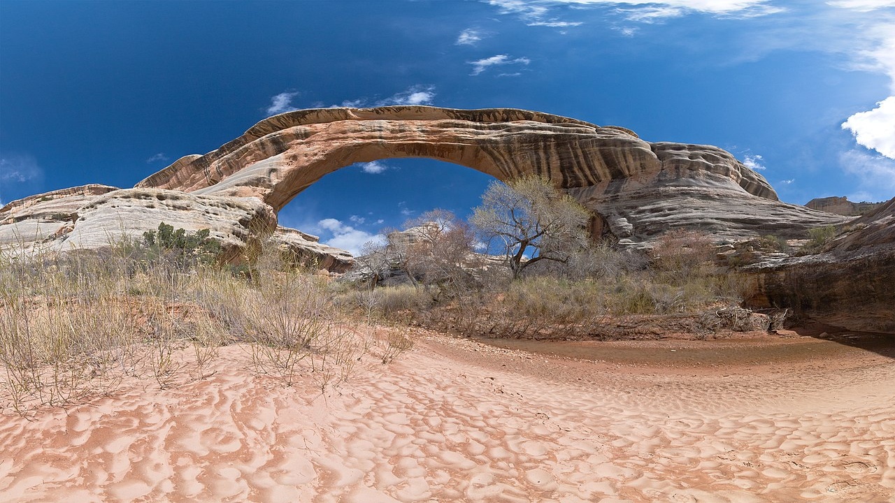 Nowhere else on Earth do three giant stone bridges stand this close ...
