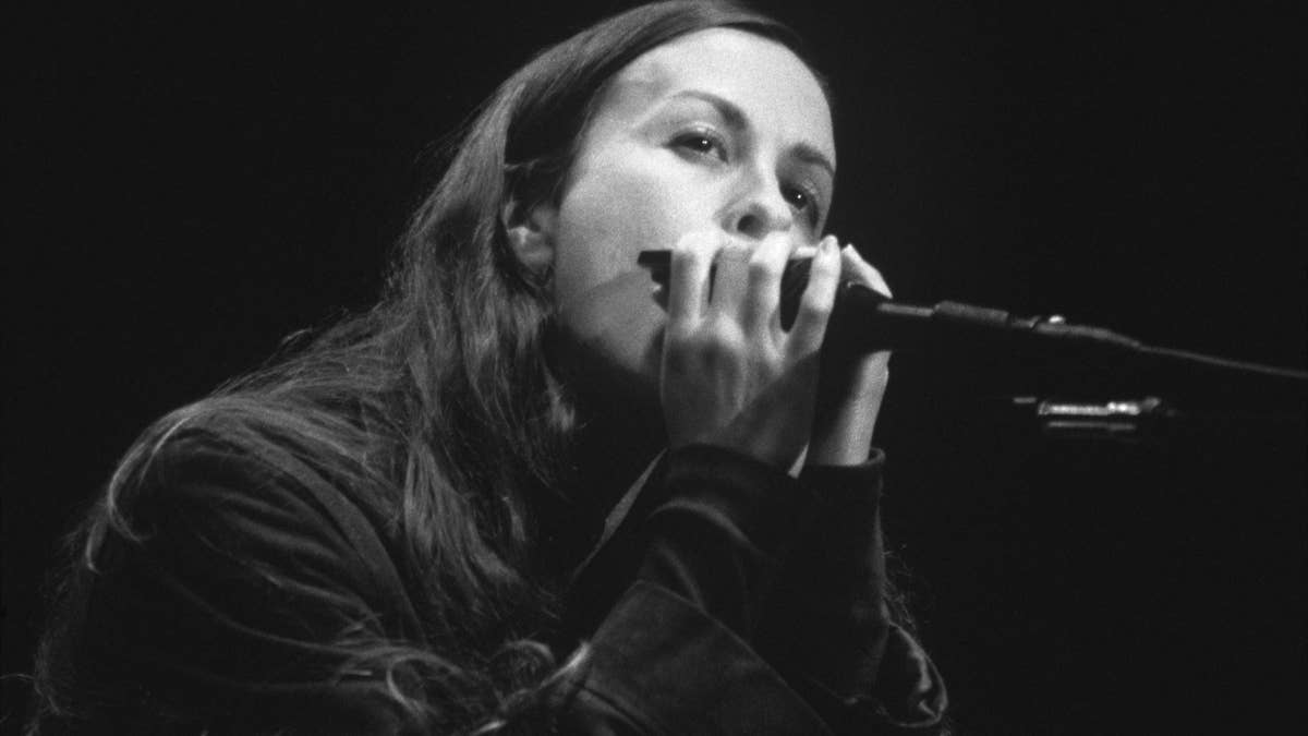 '90s icon Alanis Morissette announced as performer for rock music festival