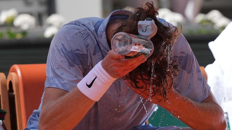 French Open stunner: No. 1 Jannik Sinner struggles with dizziness ...