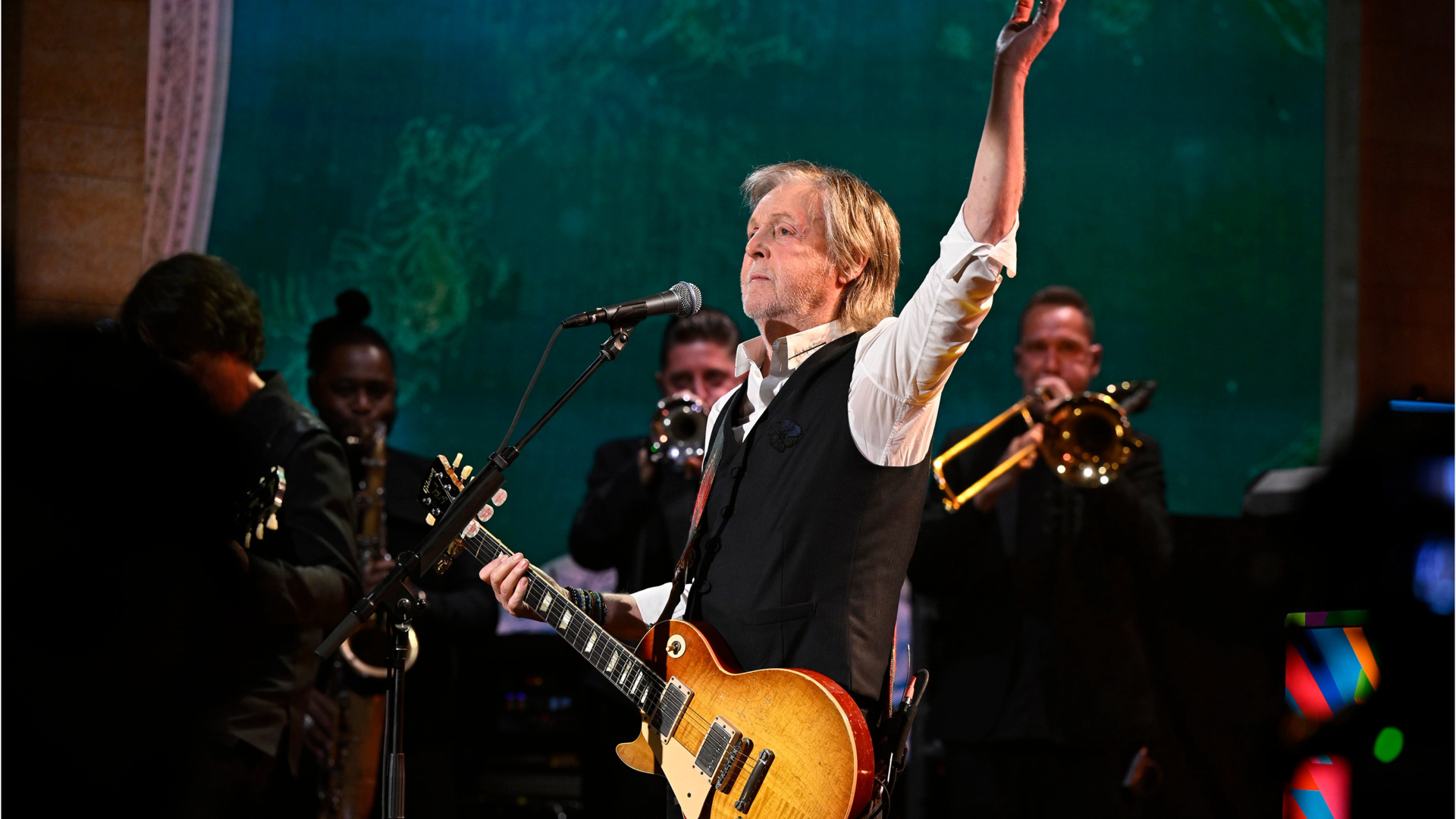 Paul McCartney impressed by Paul Mescal's left-handed guitar skills ...