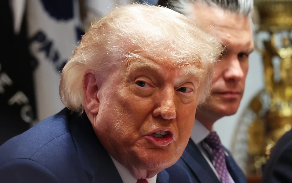 Trump faces GOP backlash and intel skew claims in Iran talks