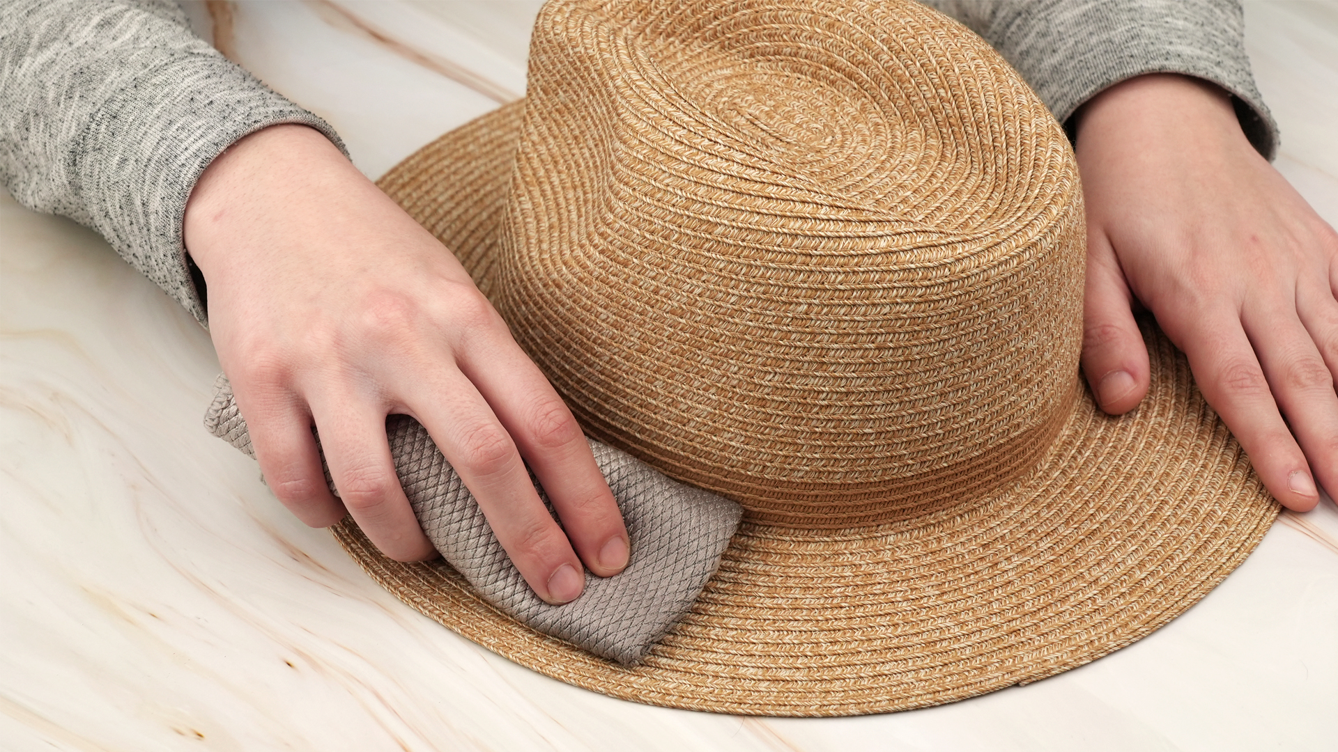 Come togliere la sabbia dal cappello di paglia: guida completa alla ...